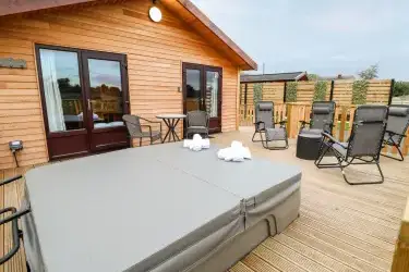 Log cabin holidays in Peak District