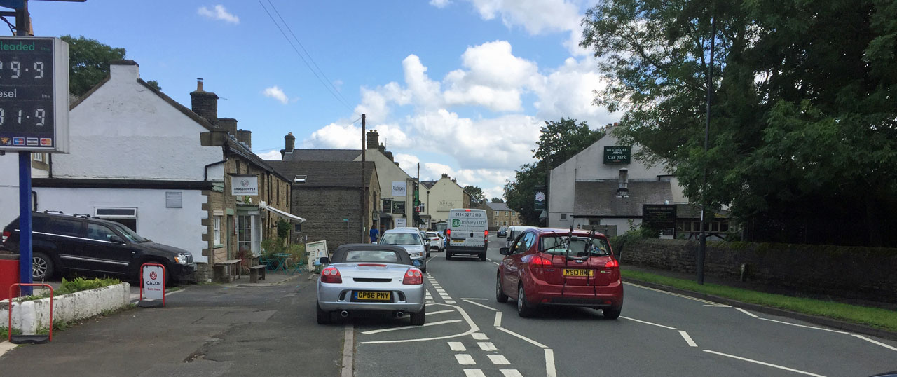 The village of Hope in Derbyshire plus Self-catering holiday cottages ...